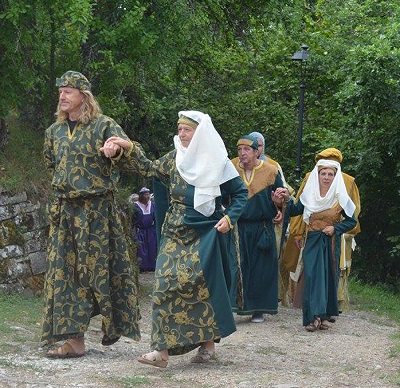 Toano, Il Palio dei focolari tra costumi e cibi antichi