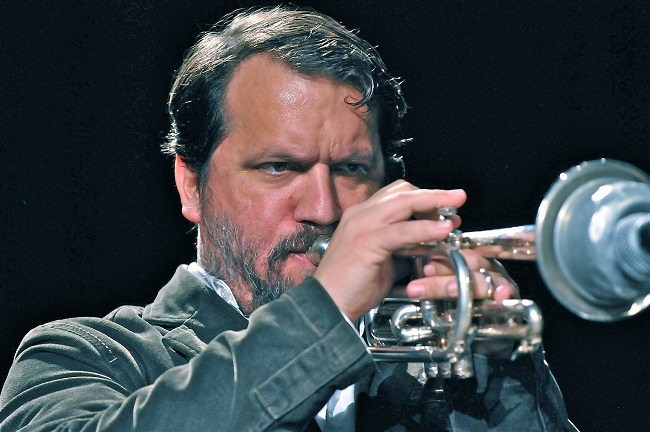 Rob Mazurek il 17 maggio in concerto per festival Crossroads