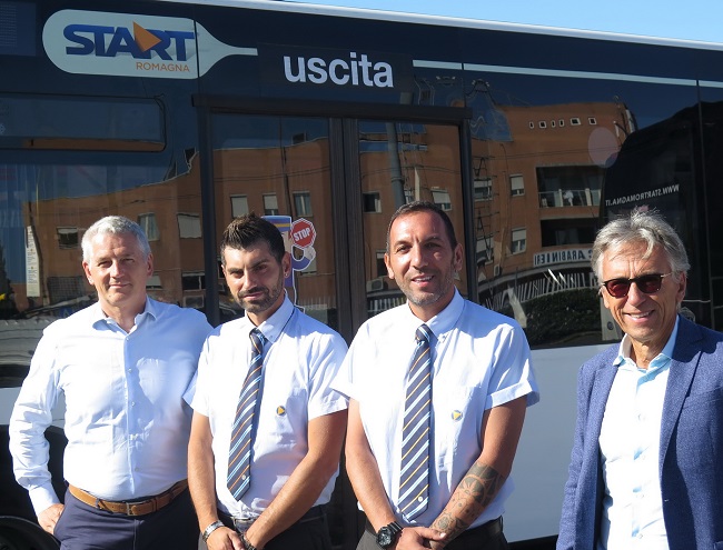 Rimini: turista smarrisce lo smartphone sulla linea 11