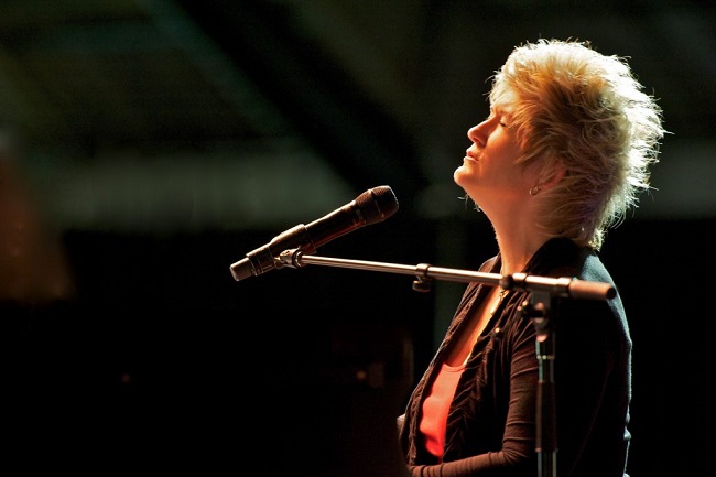 Questa sera a Ferrara In Jazz Dena DeRose e la ERJ Orchestra omaggiano ...