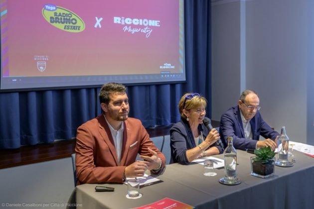 Presentato l’evento e il cast artistico di Yoga Radio Bruno Estate per ...